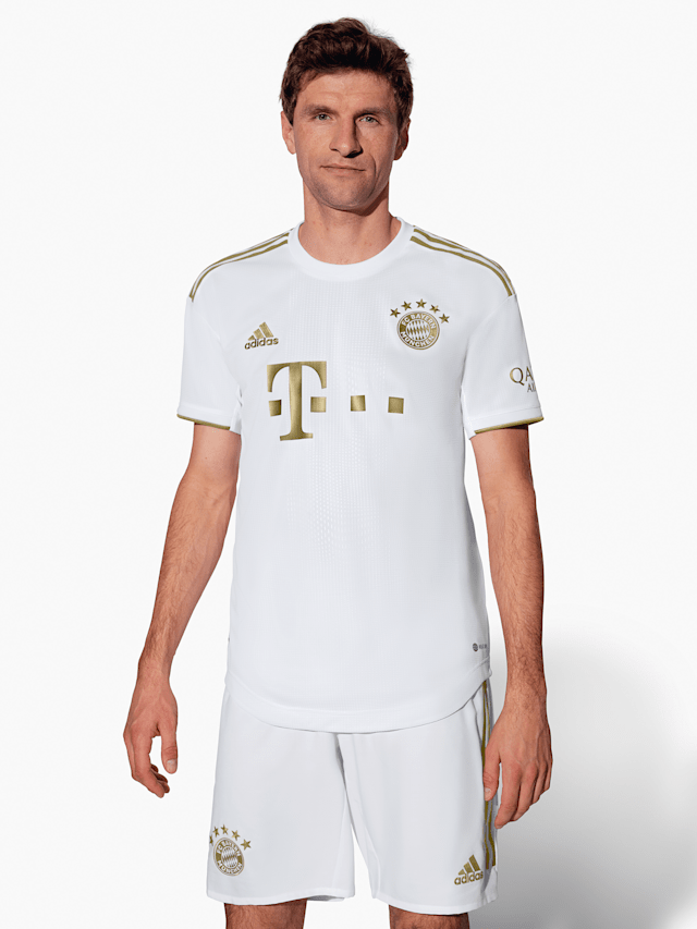 Men Authentic away shorts 22-23 white | Official FC Bayern Munich Store