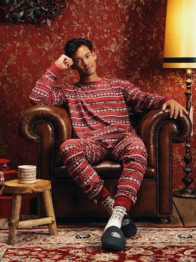 Herren Schlafanzug Family-Edition rot | Offizieller FC Bayern Store