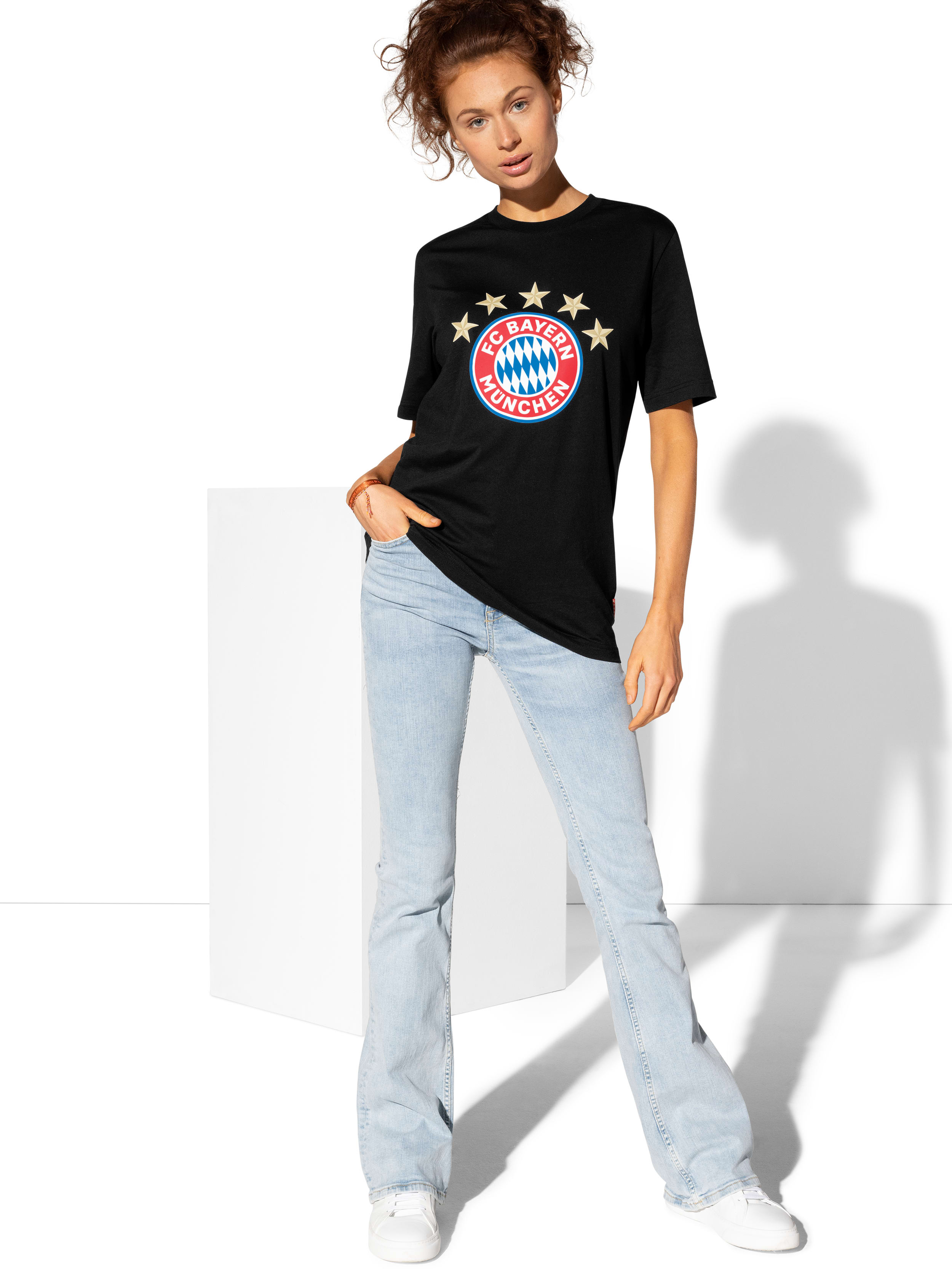 Men T-shirt with logo black | Official FC Bayern Munich Store