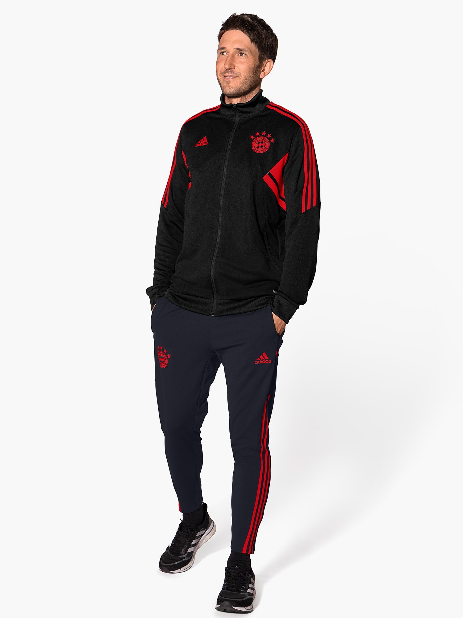 Men Teamline tracksuit jacket black | Official FC Bayern Munich Store