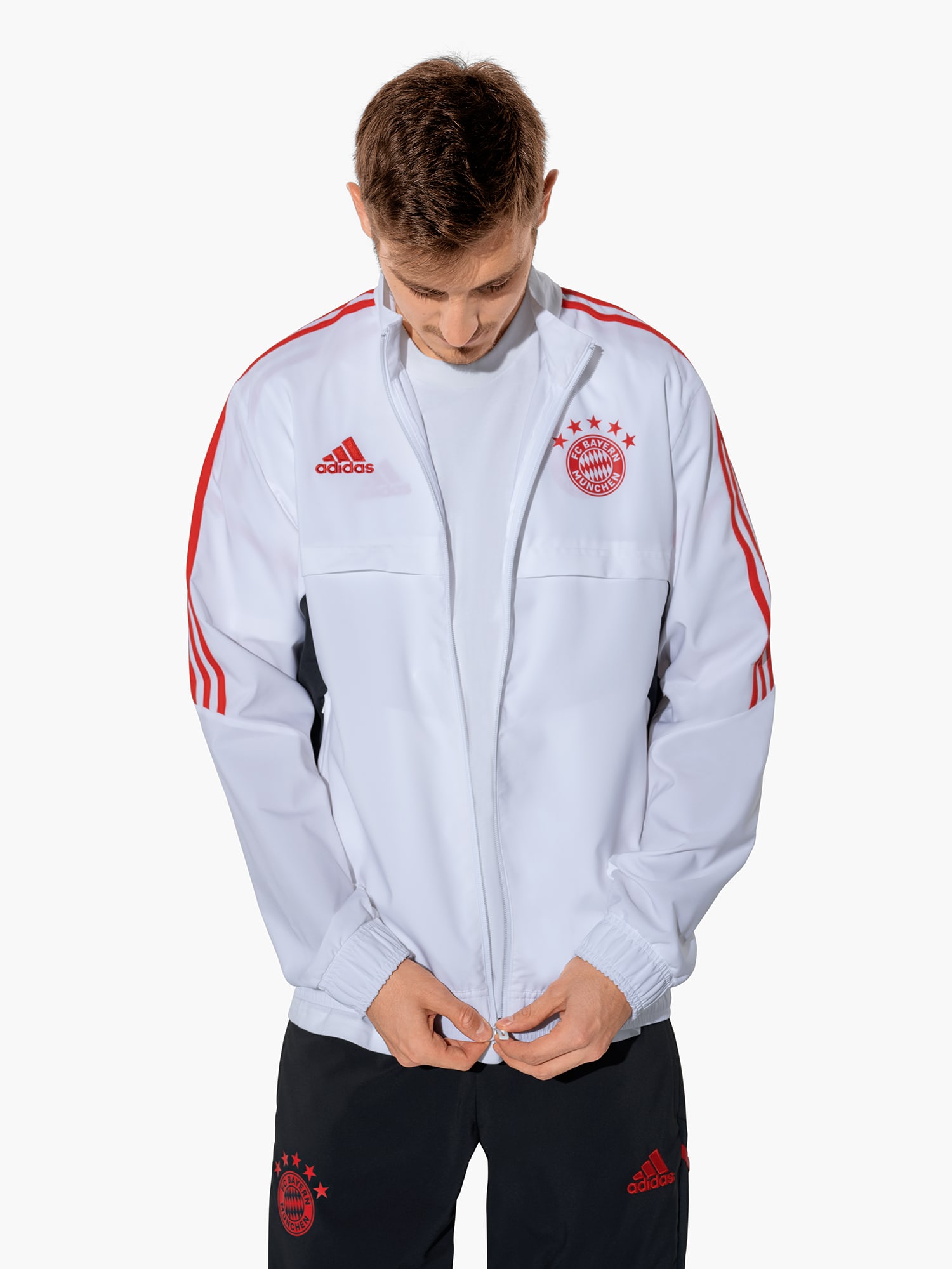 Men Teamline presentation jacket white | Official FC Bayern Munich Store