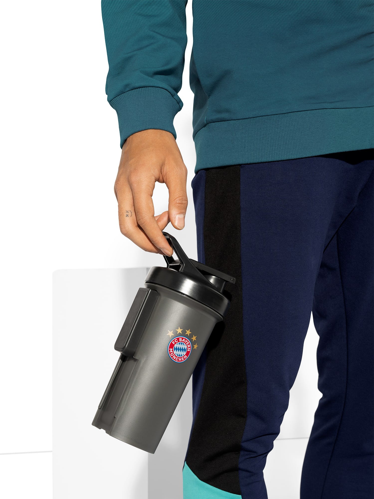 Multifunction bottle 7-in-1 | Official FC Bayern Munich Store