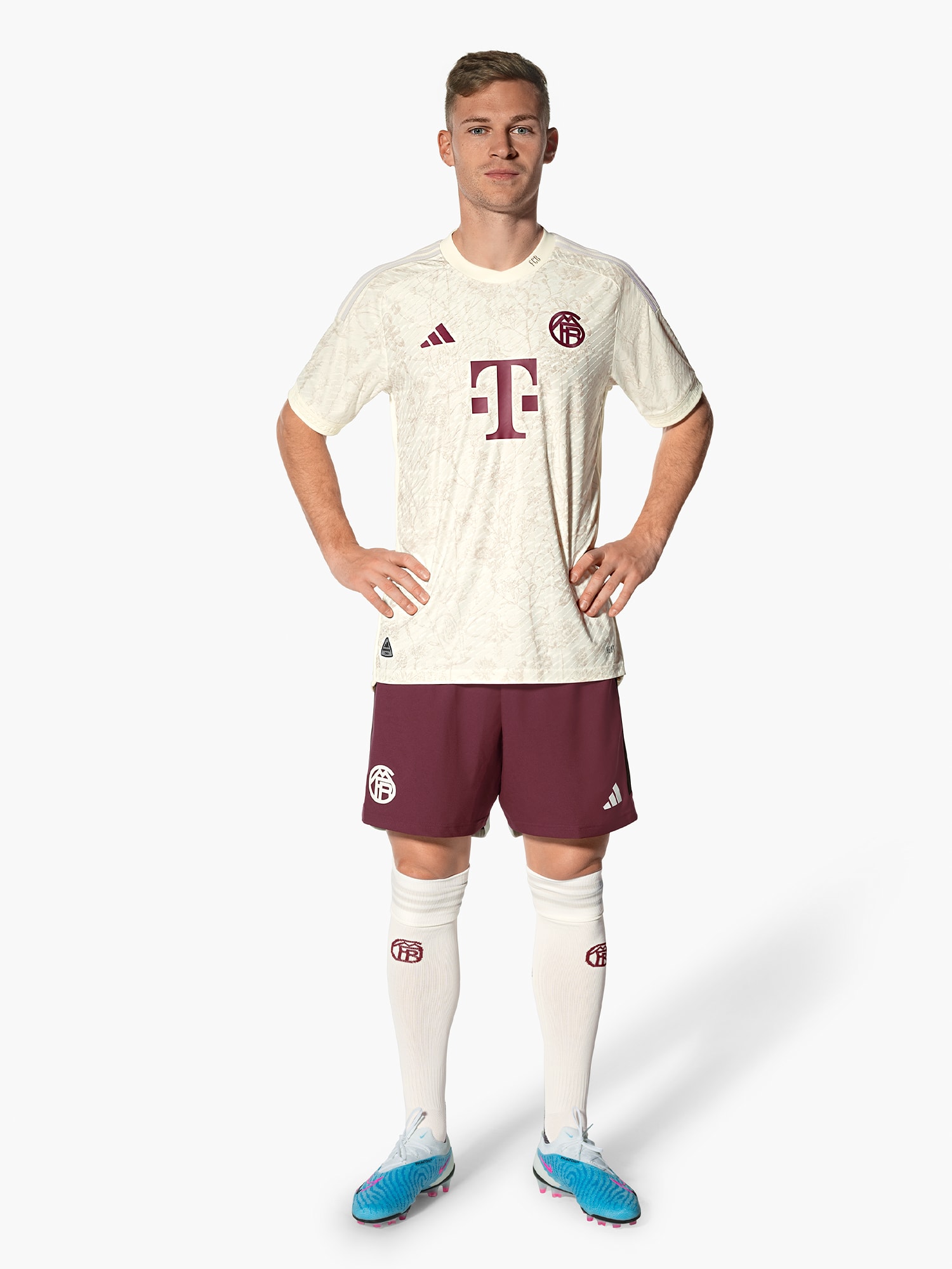 Herren Authentic Short UCL 23-24 bordeaux | Offizieller FC Bayern Store