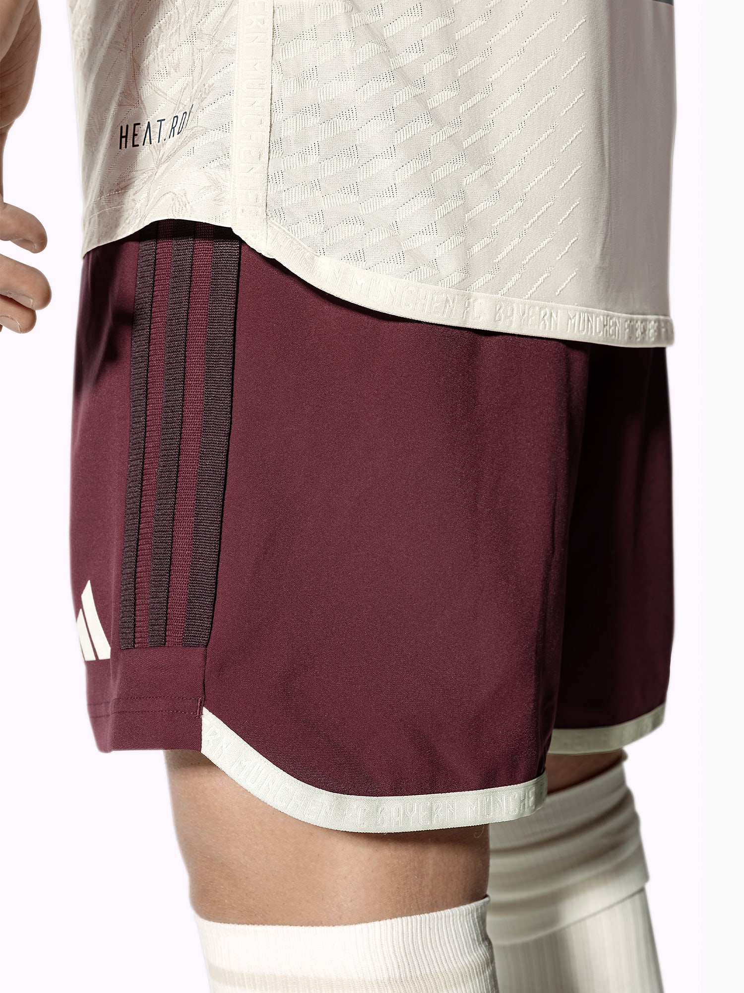 Men Authentic UCL Shorts 23-24 bordeaux | Official FC Bayern Munich Store