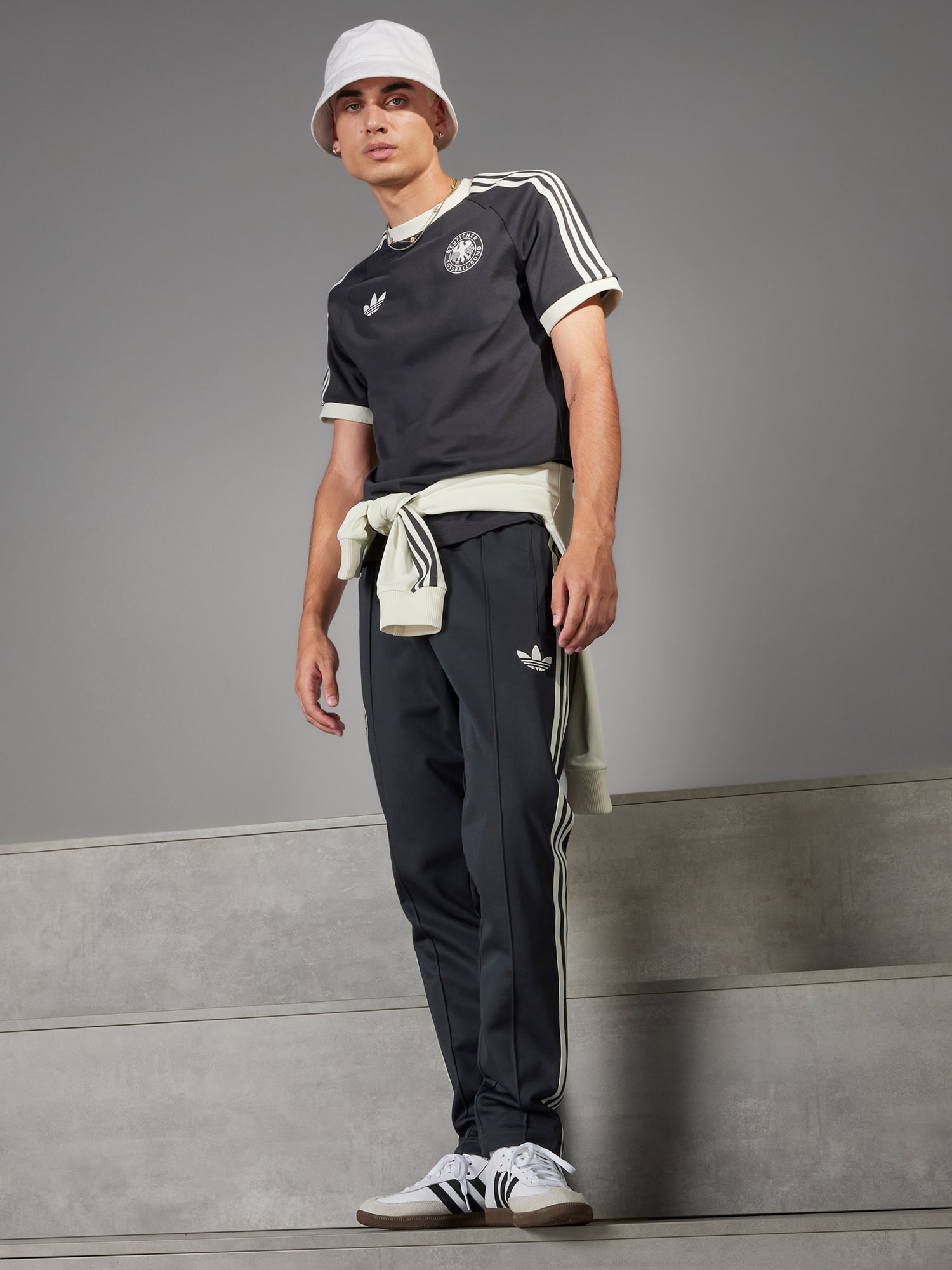 Herren T-Shirt DFB 3-Stripes grau | Offizieller FC Bayern Store