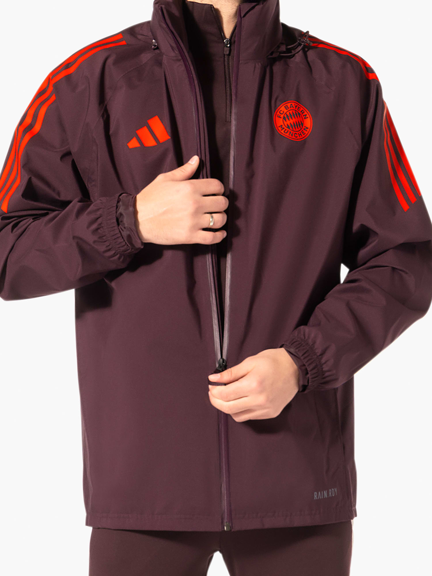 Men Teamline rain jacket bordeaux | Official FC Bayern Munich Store