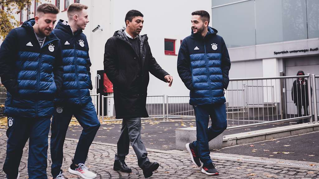 FC Bayern esports star Alex Alguacil in focus