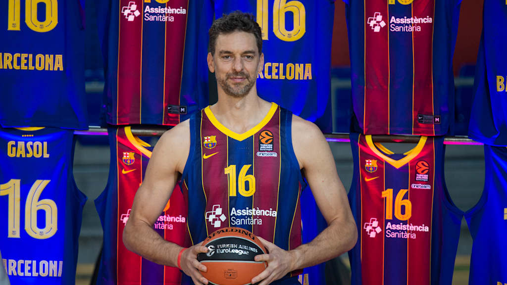 Bayern travels to number one FC Barcelona with Pau Gasol