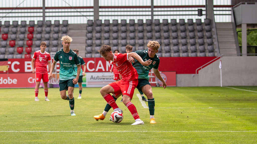 Zwölf Tore: U19 & U17 feiern Testspielsiege | FC Bayern