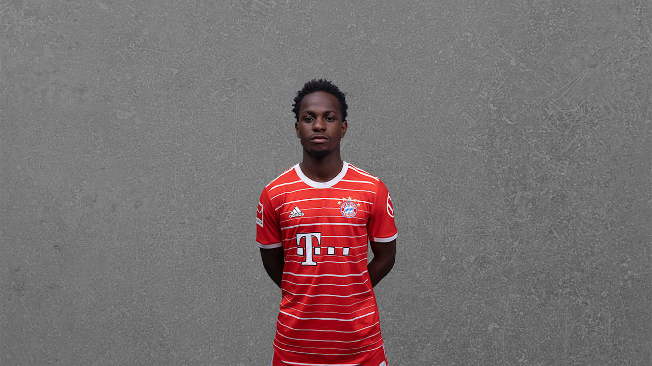 Video profile: Muslim Umar | FC Bayern World Squad