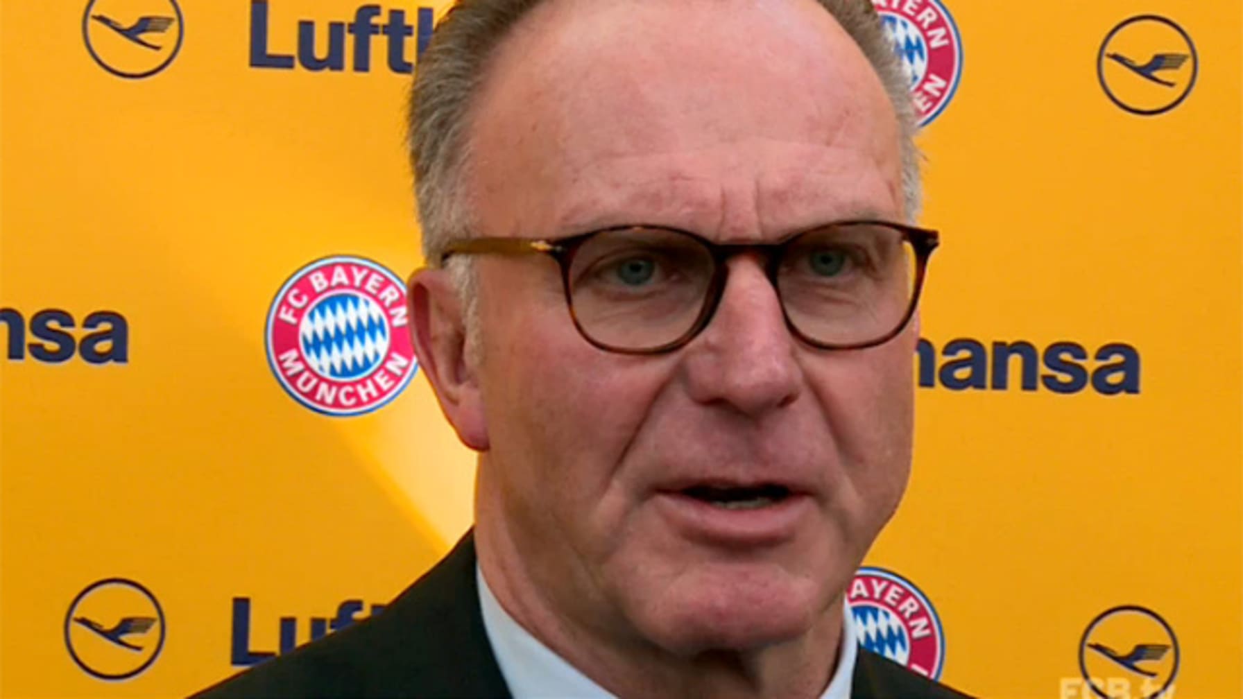 Rummenigge im Pressetalk vor dem Abflug nach Turin