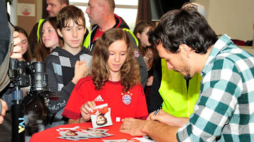 Die FCB-Profis auf Fanclubbesuch
