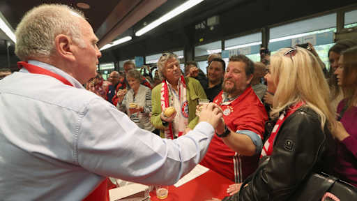 So feierten die Bayern-Fans im Audi Dome