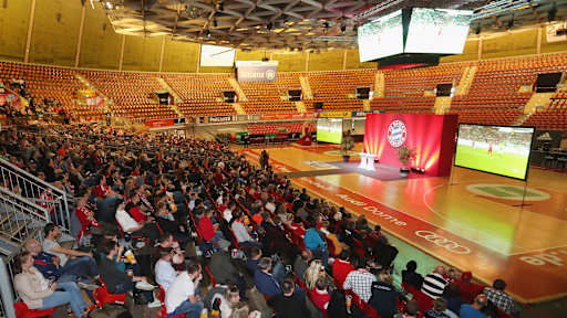 So feierten die Bayern-Fans im Audi Dome