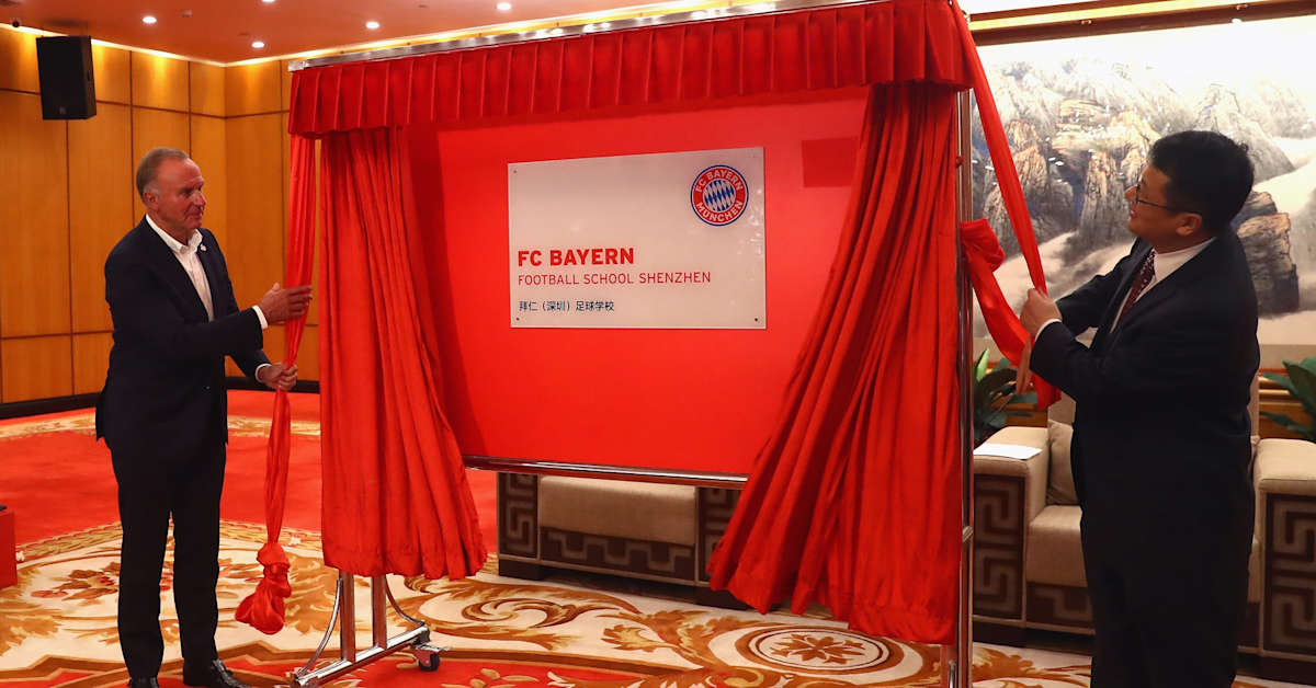 FCB-Delegation besucht FC Bayern Football School in Shenzhen