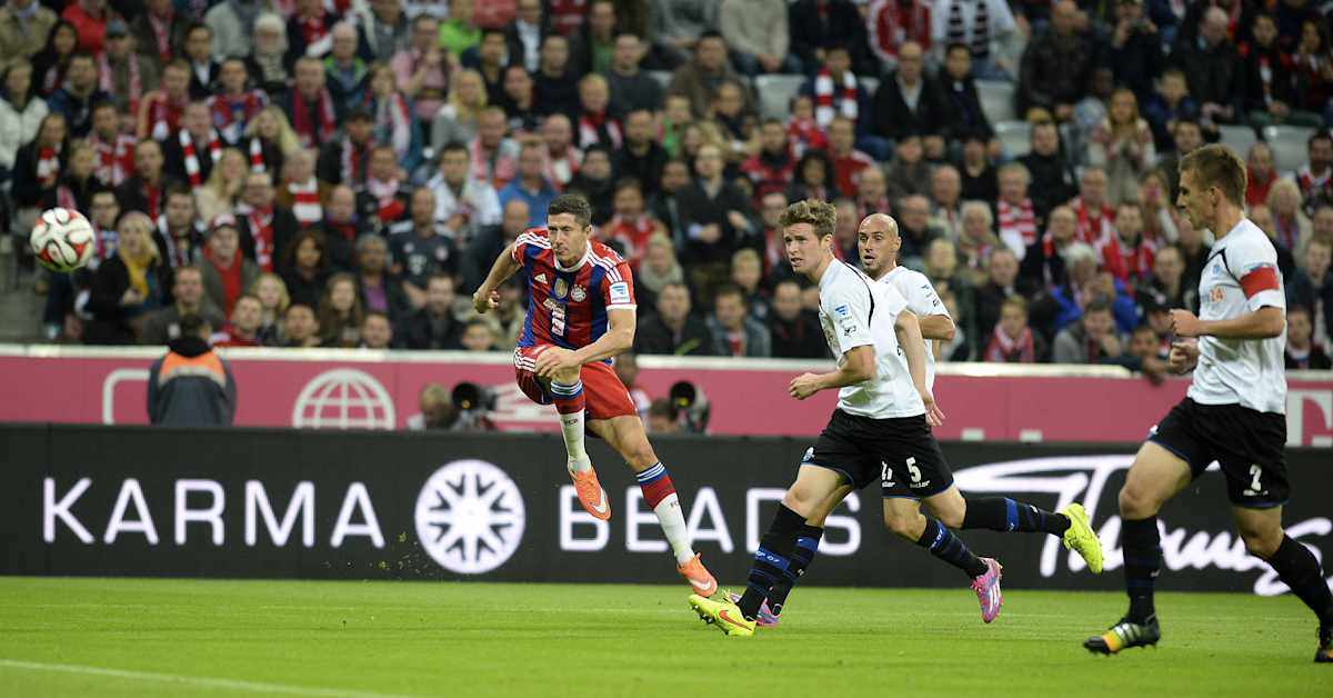 Lewandowski's first goal at home in 2014