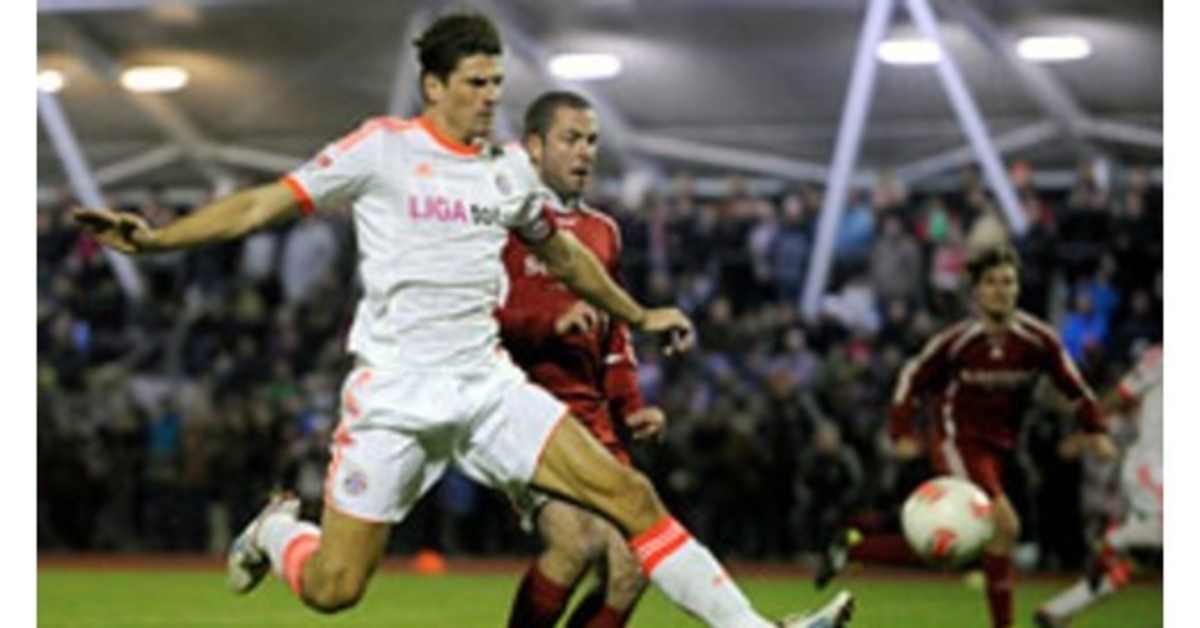 Dream comeback for four-goal Gomez