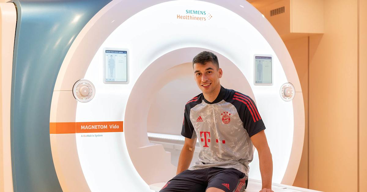 A behind-the-scenes look at Marc Roca's arrival at Bayern