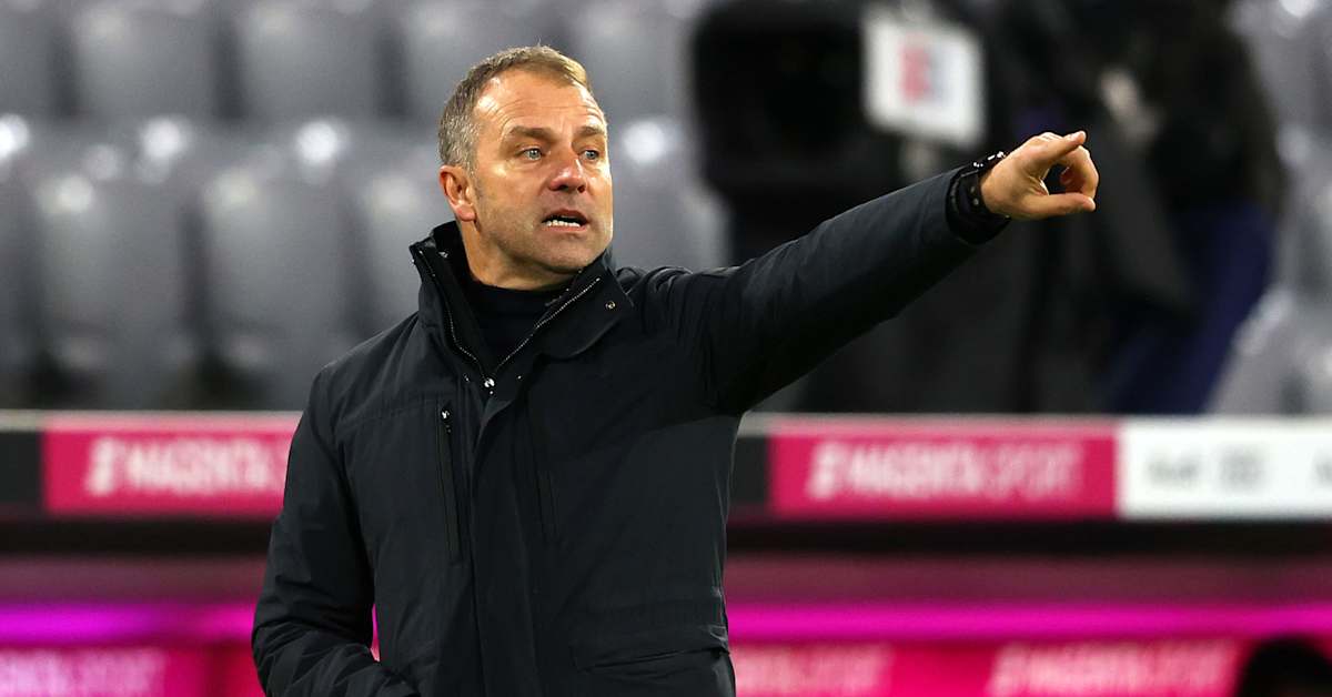 Bayern stay top on Flick's anniversary