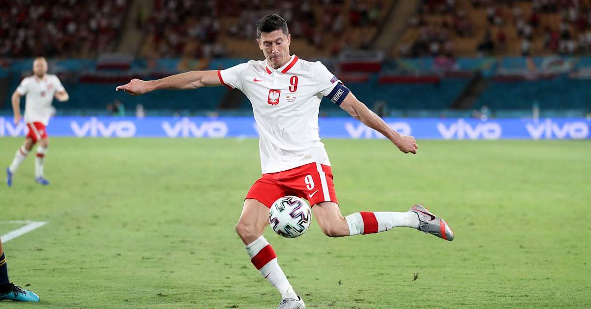 Lewandowski seeking new personal best to reach knockout stage