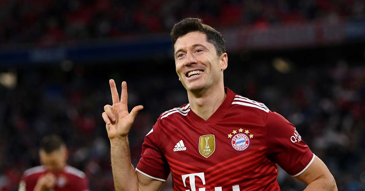 Video: Robert Lewandowski Best of 2021 | FC Bayern