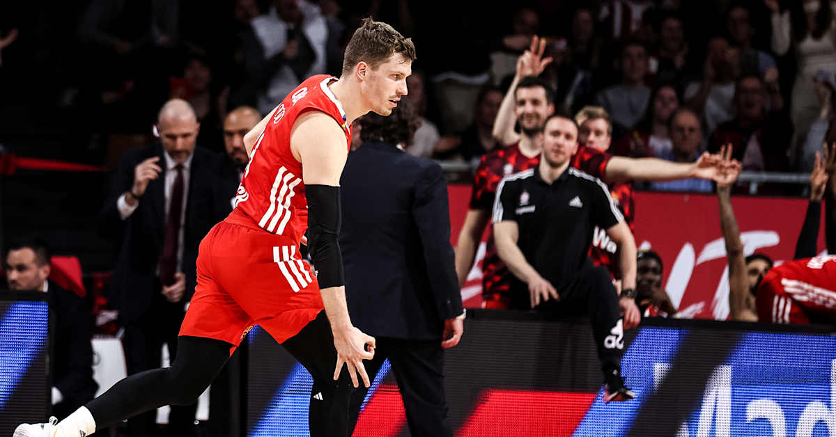 Obst leads Bayern to 11th win