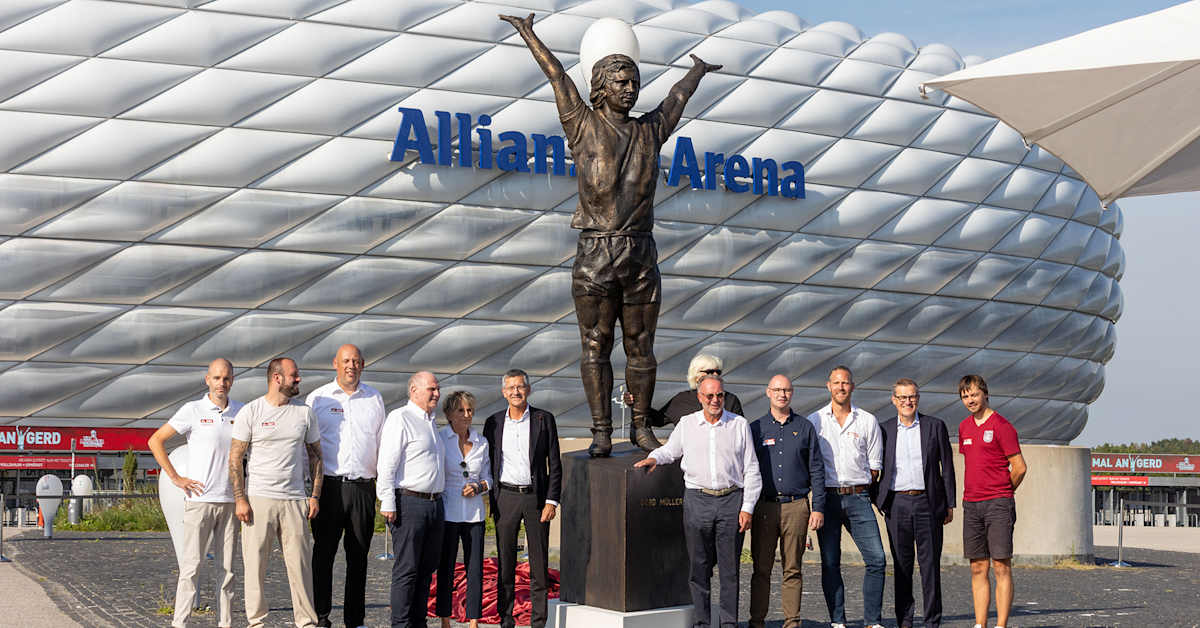 Video: So lief die Einweihung der Gerd Müller-Statue I FC Bayern