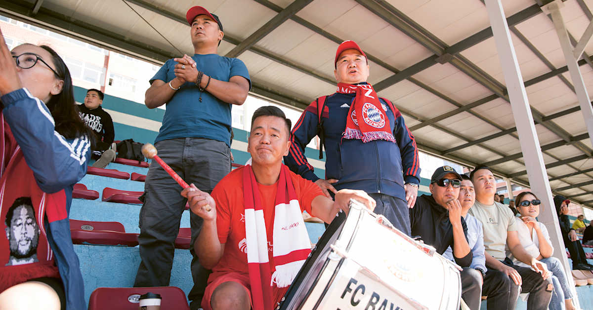 Club de fans del FCB en Ulan-Bator: Estrella del Este