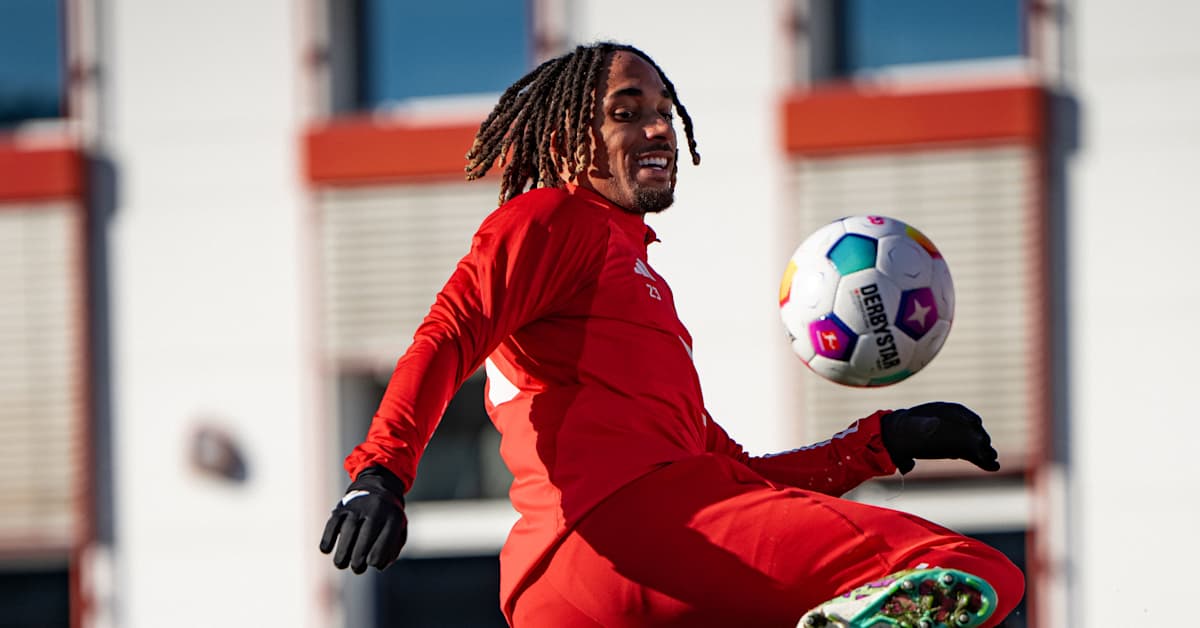 Sacha Boey completa su primer entrenamiento con el FC Bayern