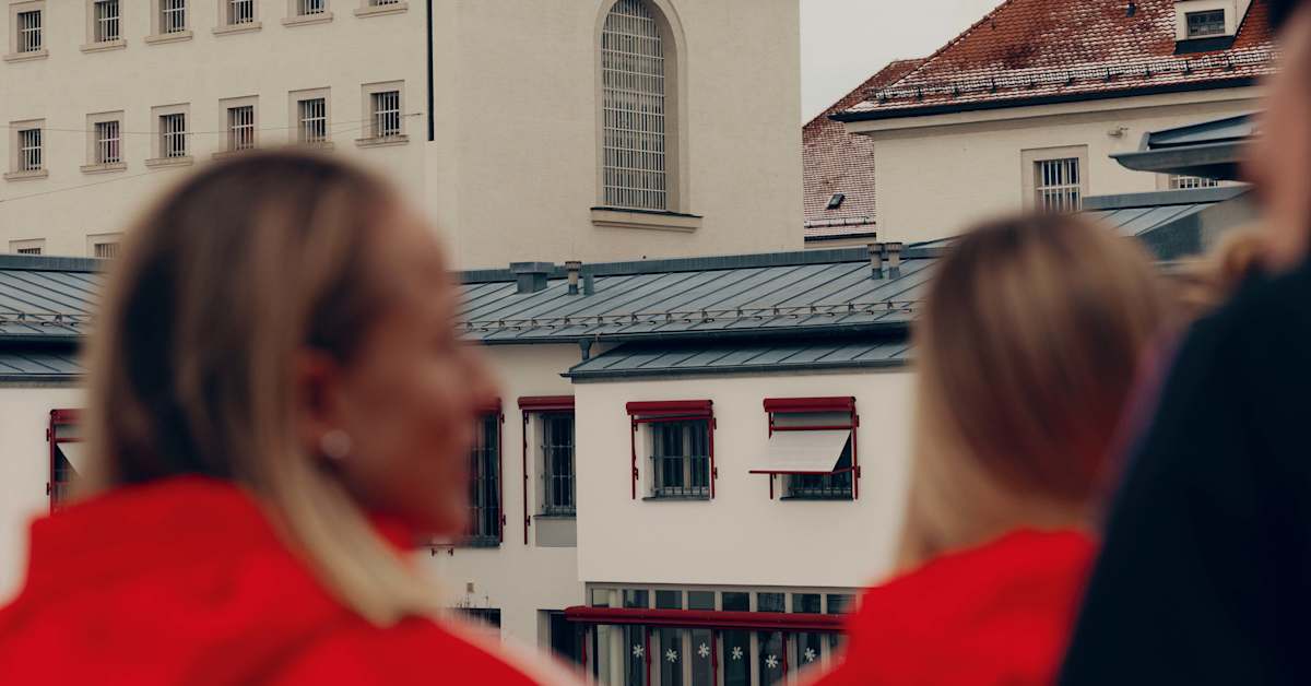 FC Bayern Women visit Aichach Prison