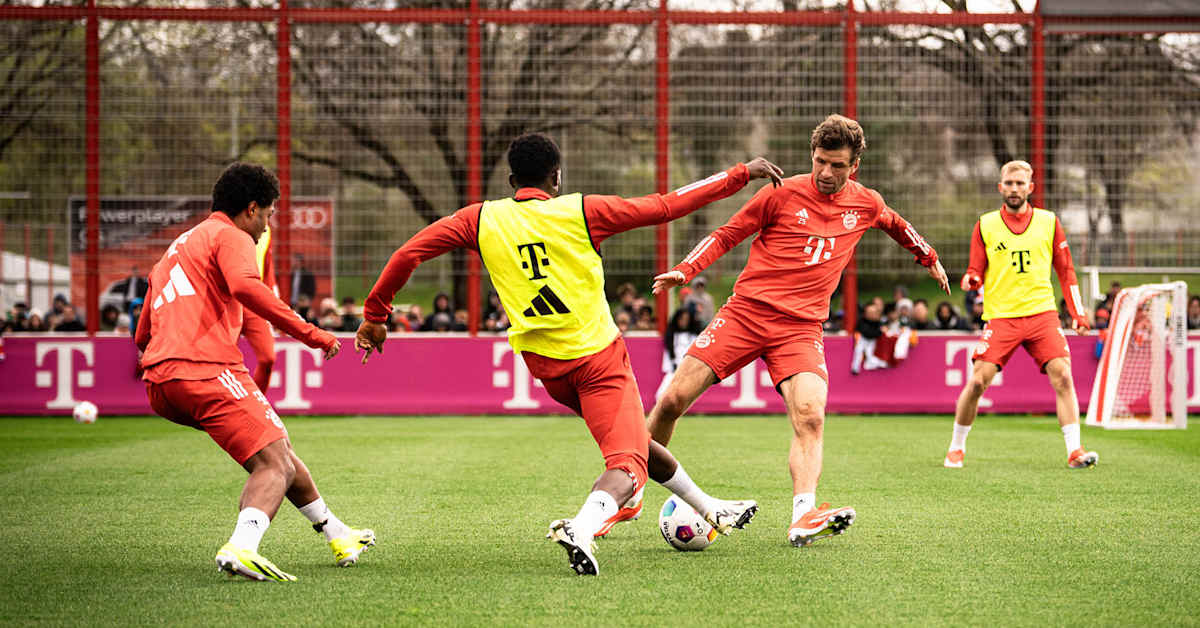 Gallery: Tuesday's open training session in pictures | FC Bayern