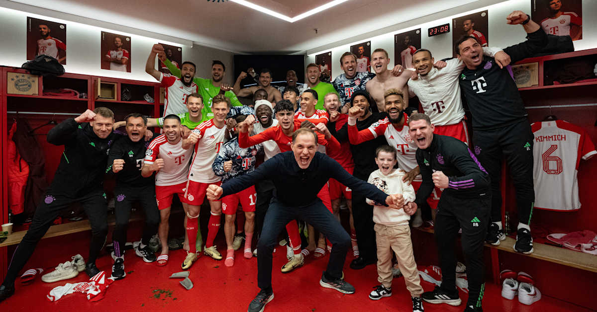 Video: Bayern feiern Halbfinal-Einzug in der Kabine