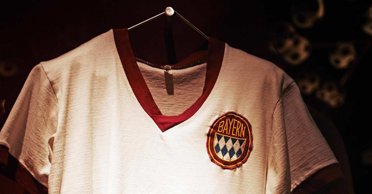 Galerie: Spendenübergabe für Krebsforschung | FC Bayern Museum