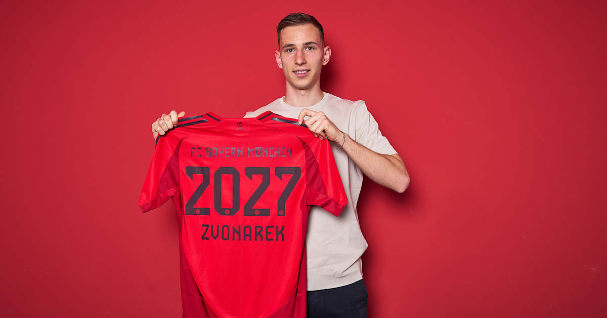 Gallery: Three Campus talents given pro contracts | FC Bayern