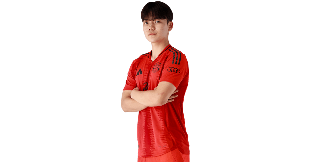 Jisung Hwang: Player profile - FC Bayern World Squad