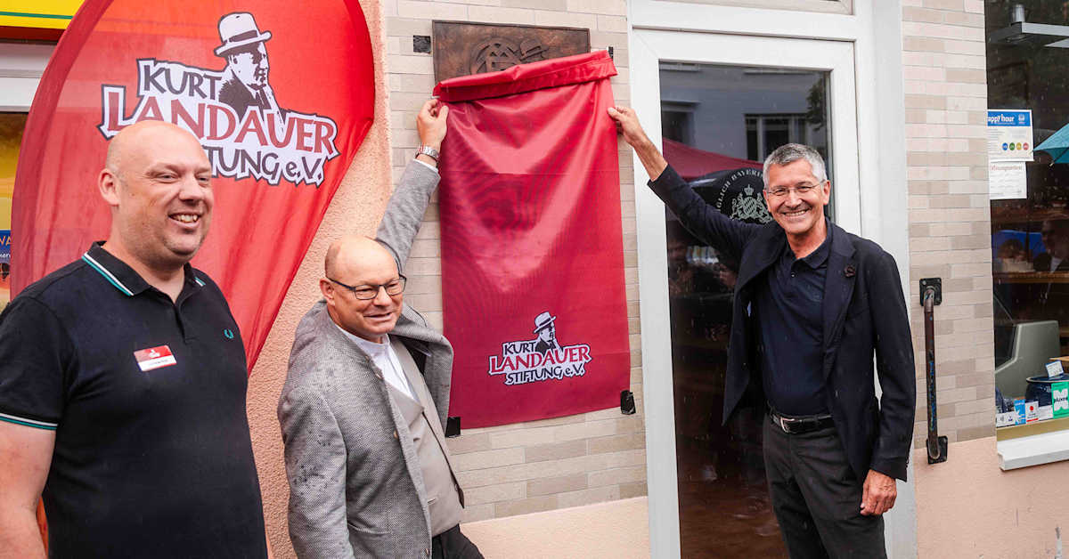 140 años: Placa conmemorativa del antiguo presidente Kurt Landauer