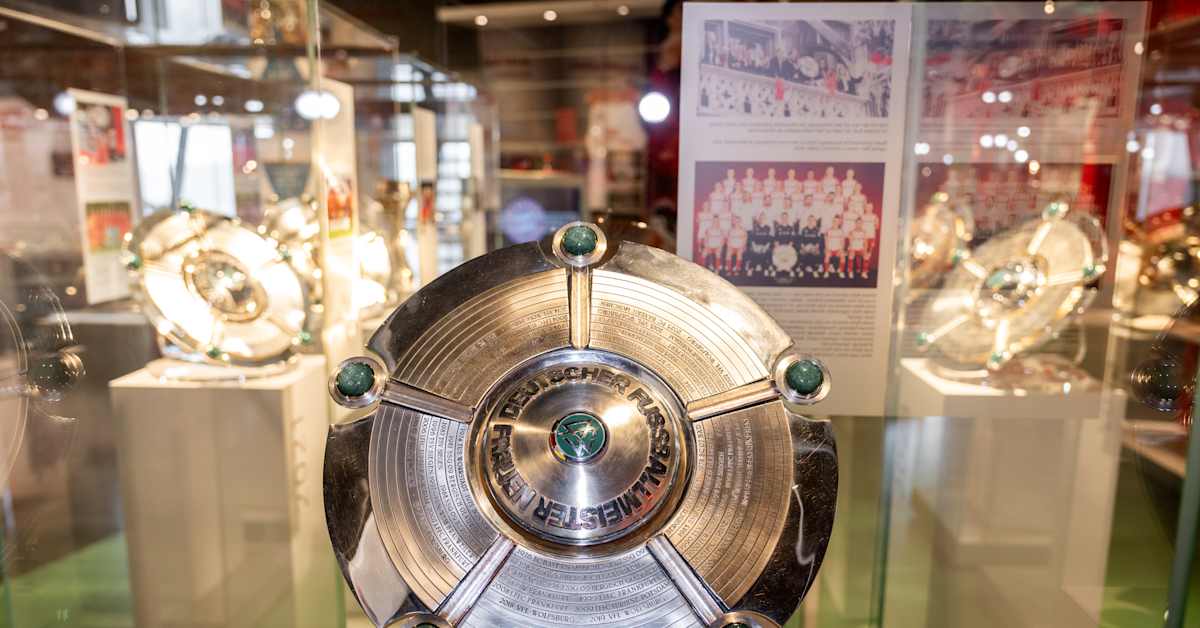 Gallery: Glódís Viggósdóttir and Mala Grohs deliver the Meisterschale ...