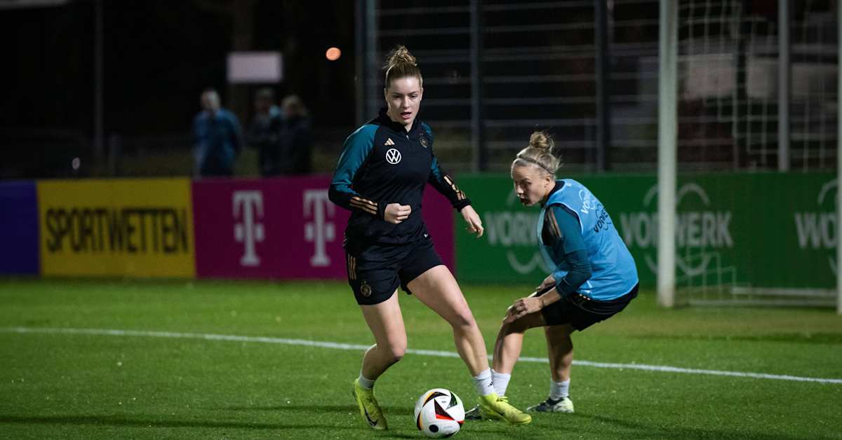 The 16 FCB players on national team duty