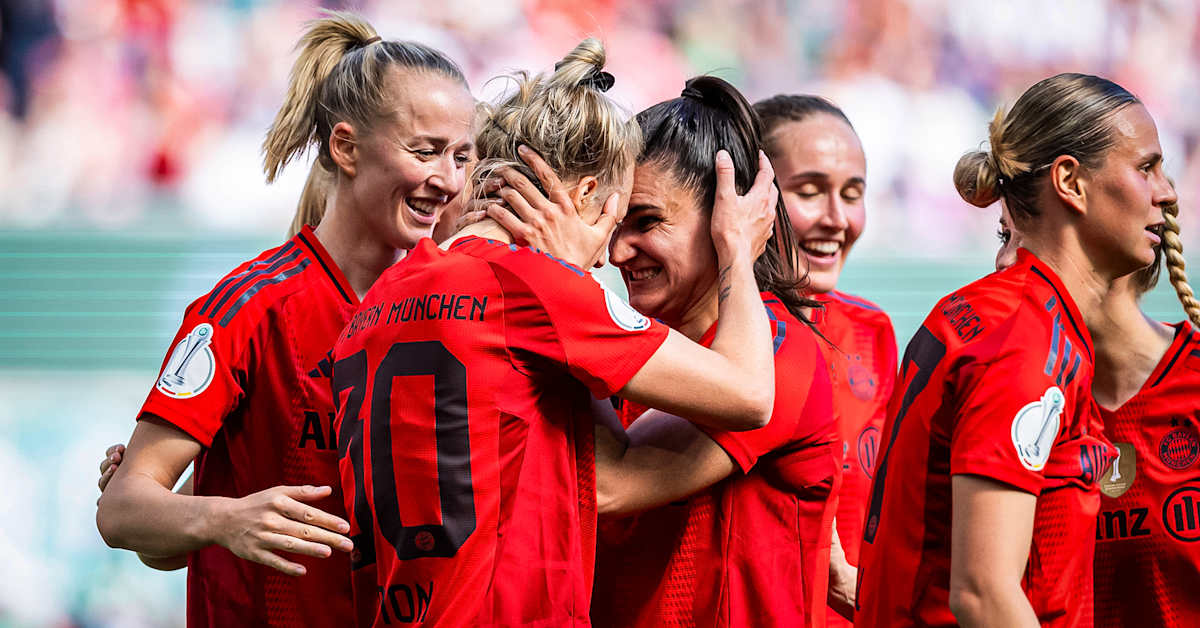 FC Bayern congratulates FCB Women on DFB Cup win