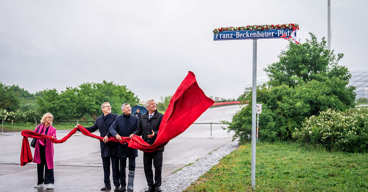 Video: Franz-Beckenbauer-Platz 5 eingeweiht | FC Bayern
