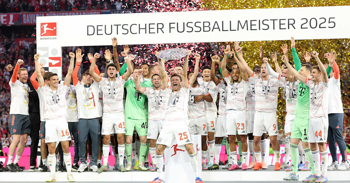 Im Video: FC Bayern jubelt mit der Meisterschale