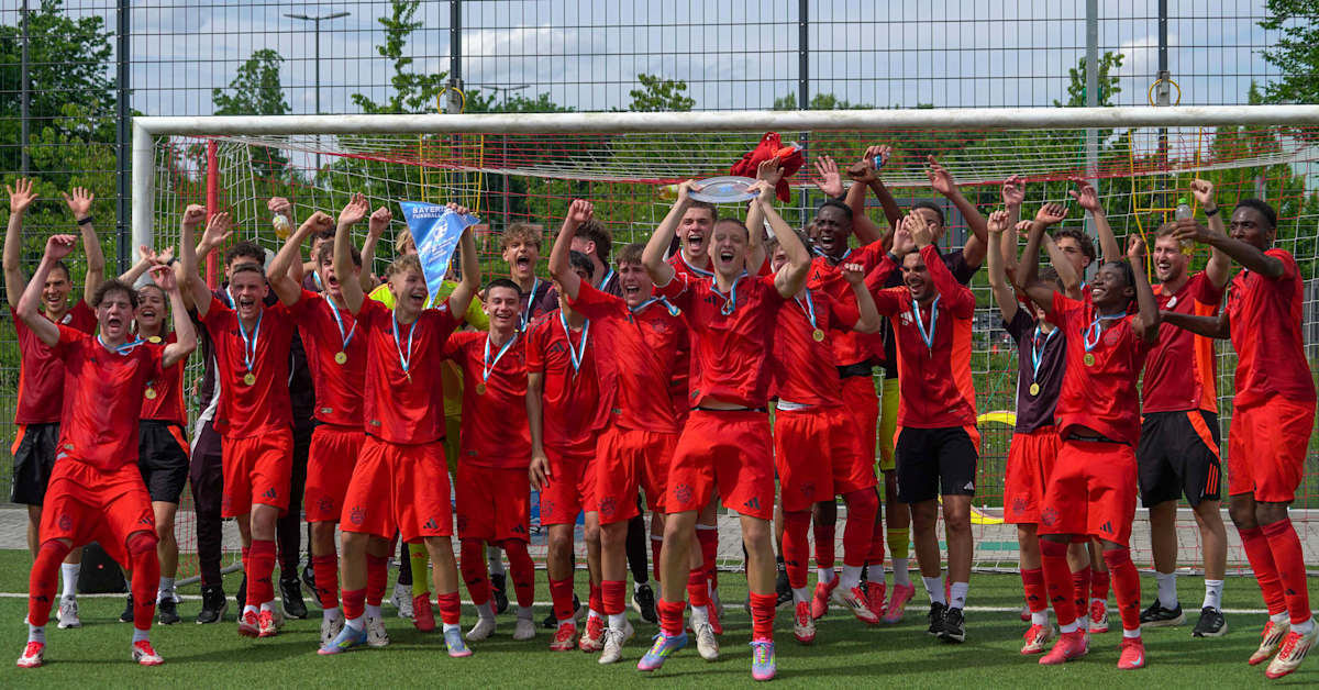 U16 feiert sich Meisterschaft in der Bayernliga
