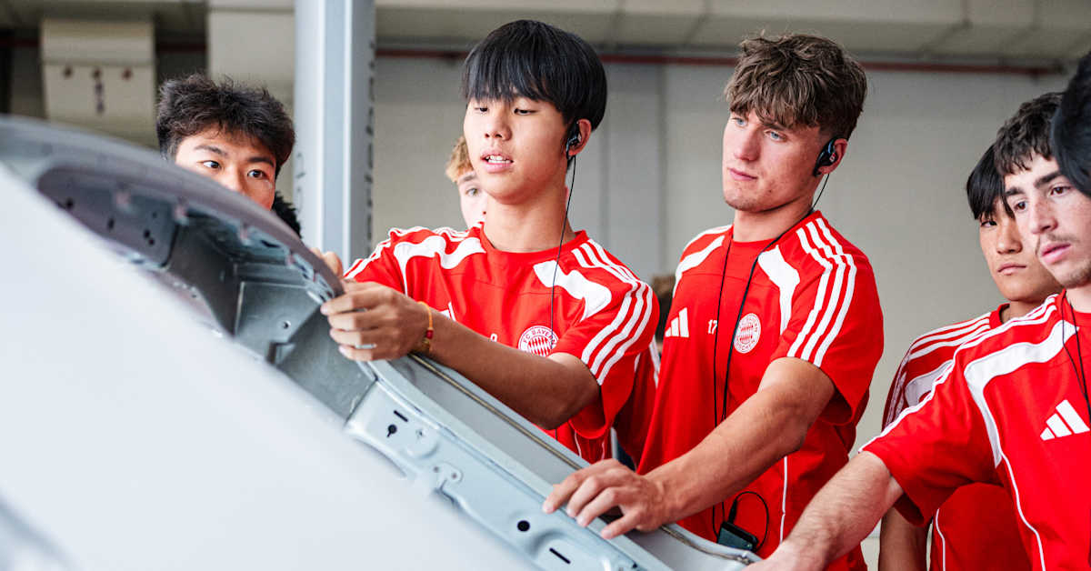 FC Bayern World Squad: Class of ’25 visit Audi plant
