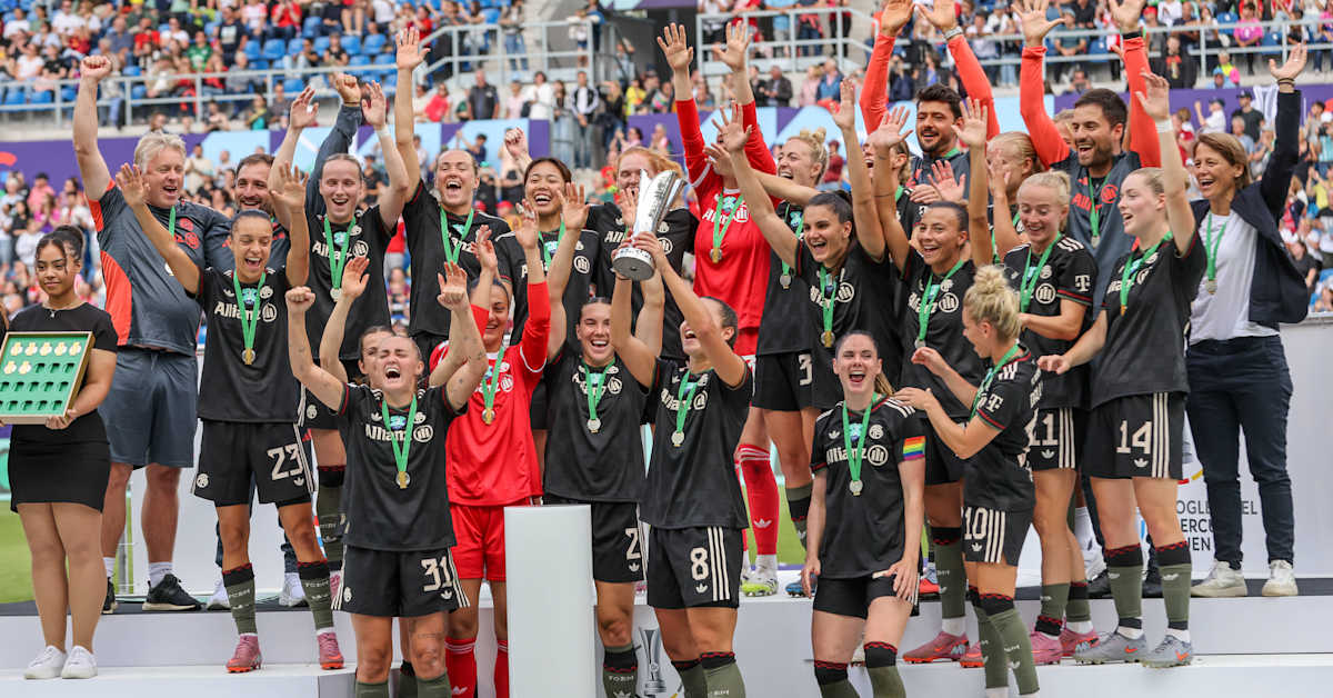 How FCB Women celebrate the Supercup triumph