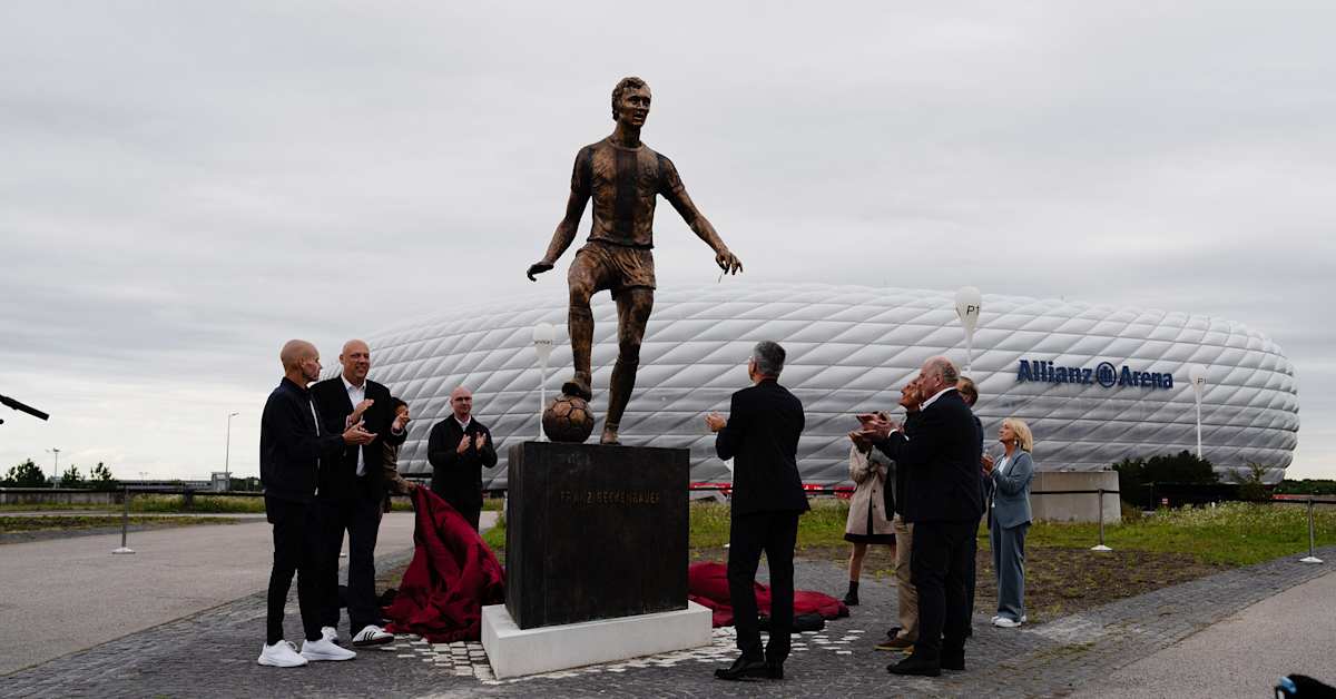Video: Franz Beckenbauer statue unveiled at the Allianz Arena