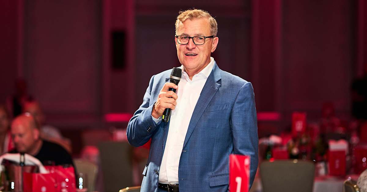 Dreesen banquet speech: Pafos FC vs. FC Bayern | Video