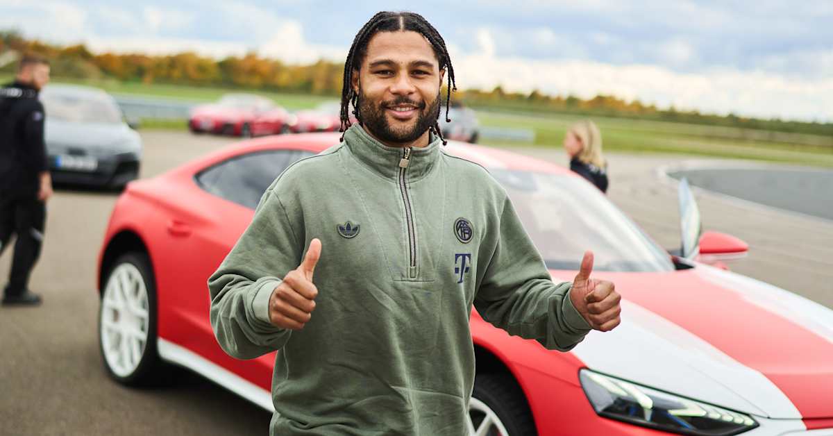 Gallery: Bayern players receive new Audi models