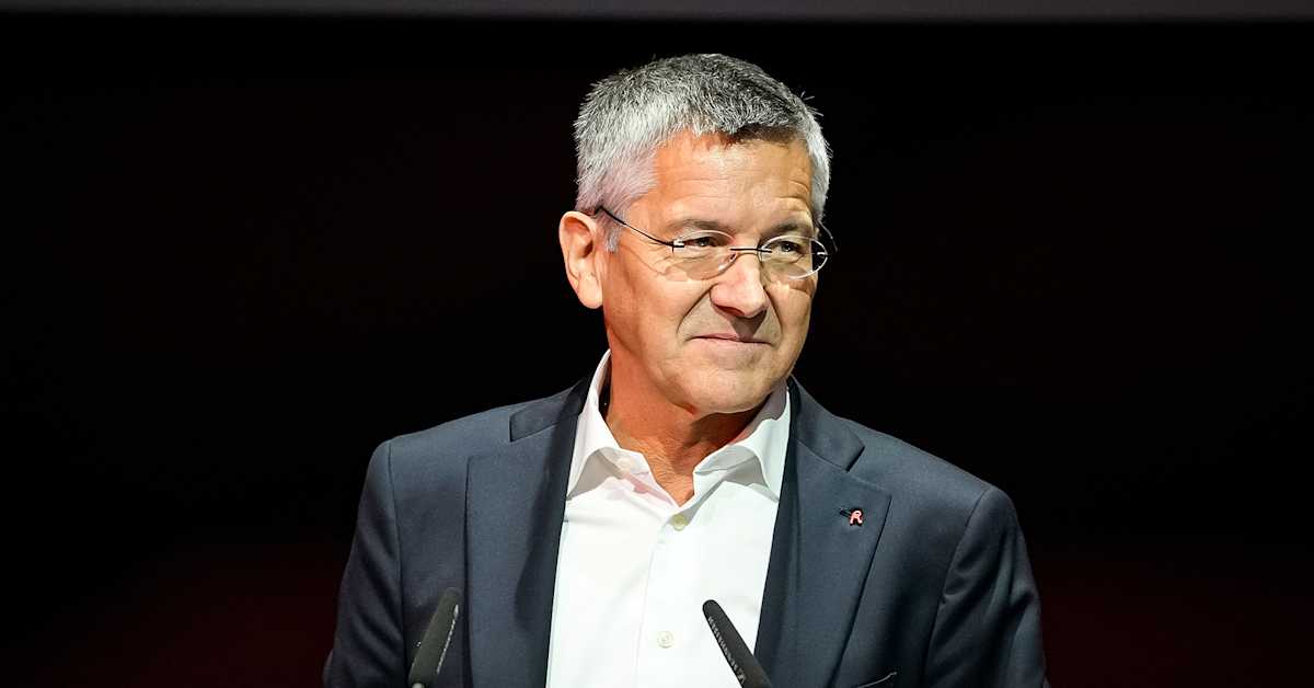 Herbert Hainer auf der JHV 2025 des FC Bayern