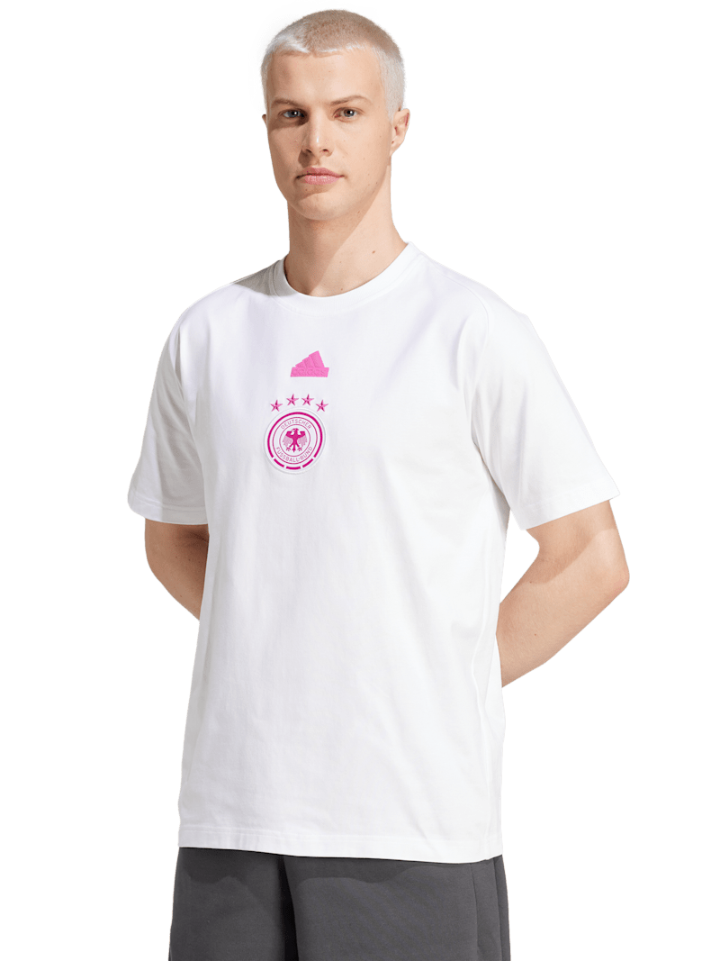 Herren T-Shirt DFB Travel weiß | Offizieller FC Bayern Store Herren T-Shirt DFB Travel weiß | Offizieller FC Bayern Store