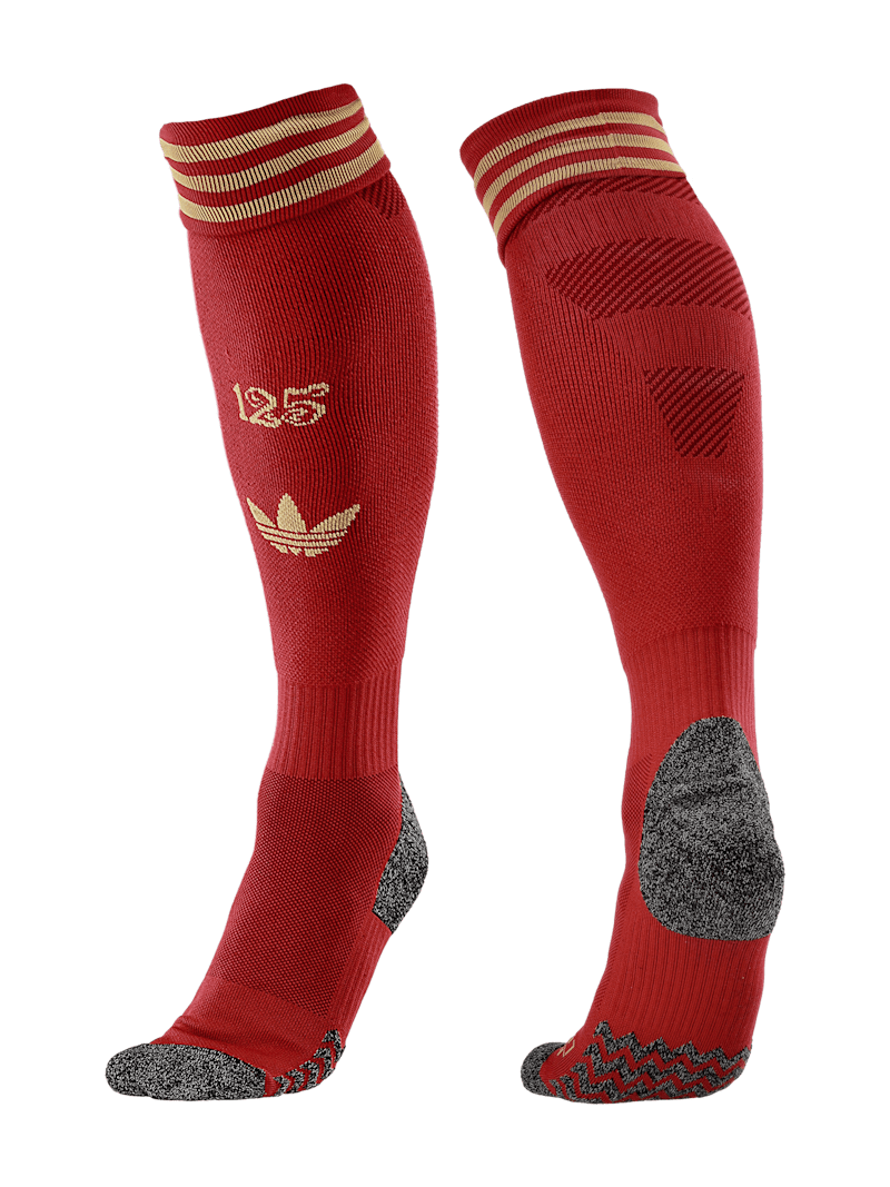 Bayern Munich retro Collection: vintage Jerseys & more classics